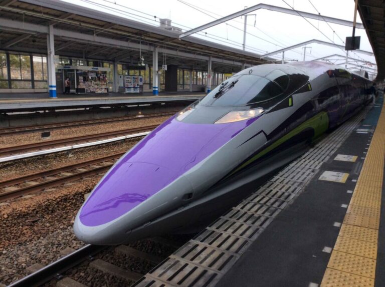 みんなを繋いで、結んでいく。S-18ハローキティ新幹線を開封！ | FreedomTrain