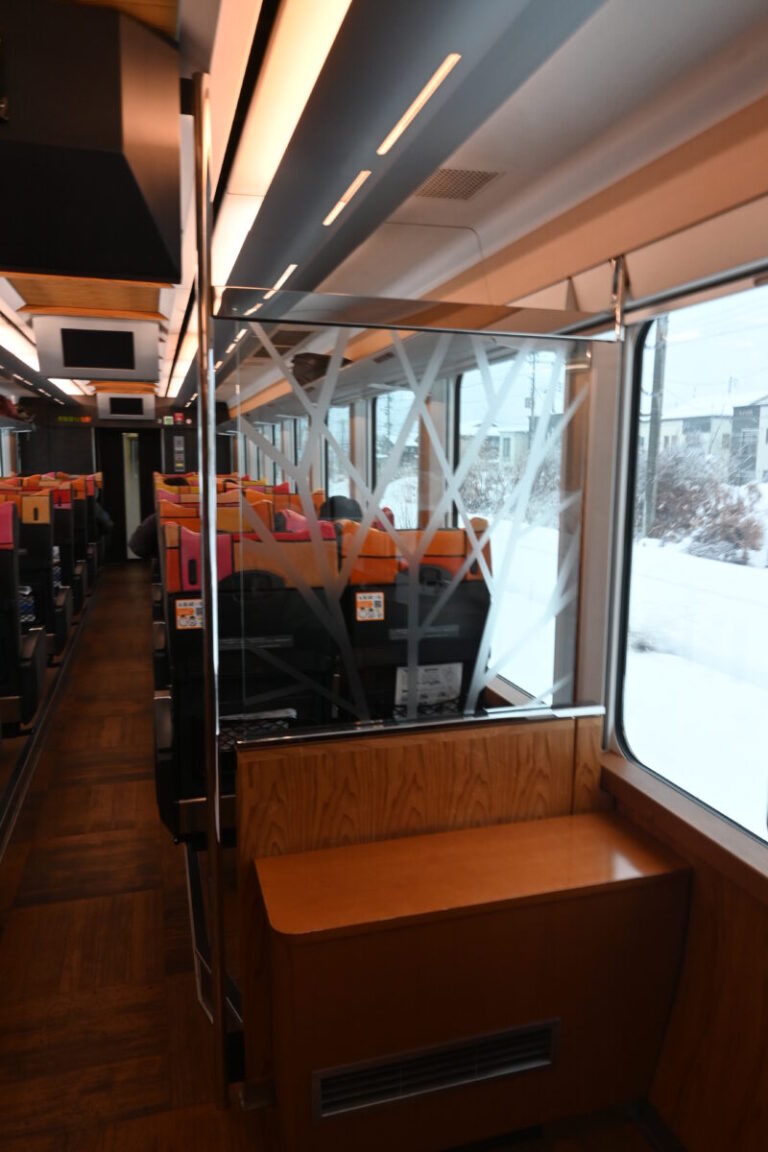 強風で運休の危機!? リゾートしらかみ乗車記 | FreedomTrain